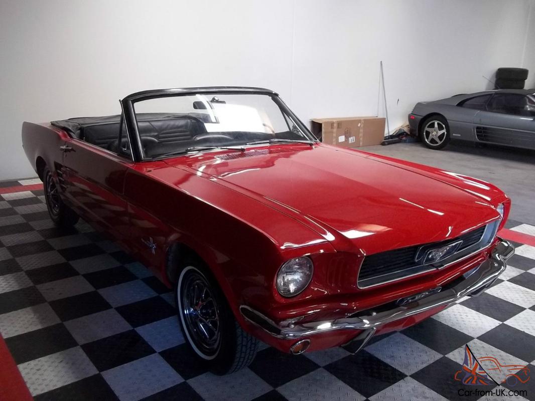 Ford Mustang Hardtop Convertible